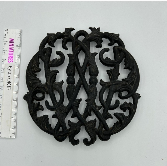 Williamsburg Wrought-Iron | Dining | Vintage 95 Black Castiron Cypher ...